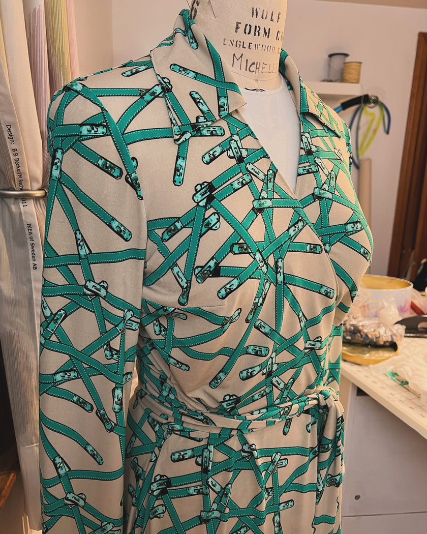 Thoughts on Vogue Patterns V2000 DVF Wrap Dress Re-issue – Gorgeous Fabrics